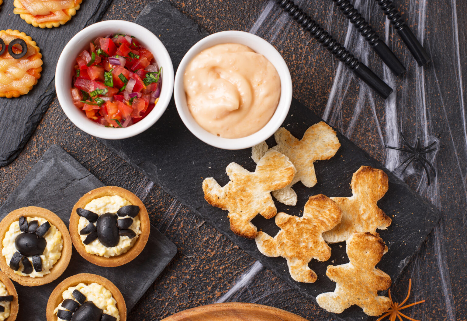 21 Popular Traditional Halloween Foods
