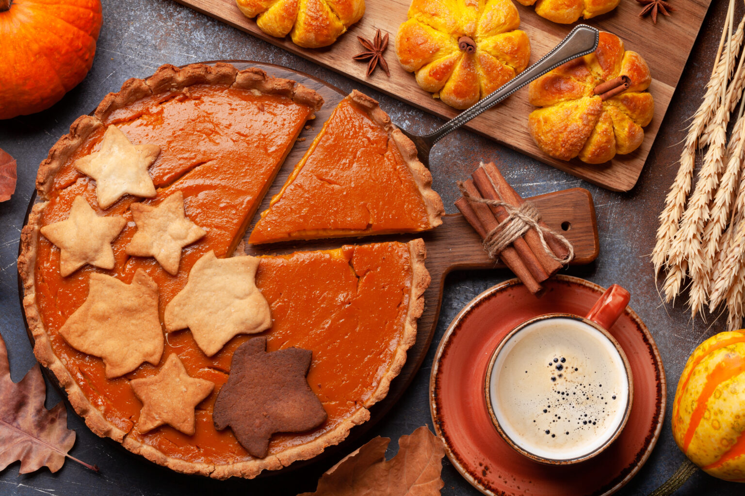 21 Popular Traditional Halloween Foods